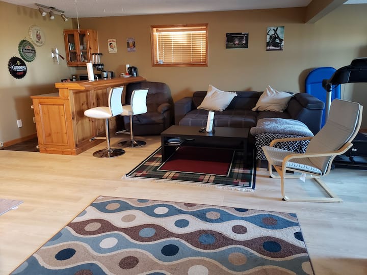 2 Bedroom 1 Washroom Independent Basement - Calgary