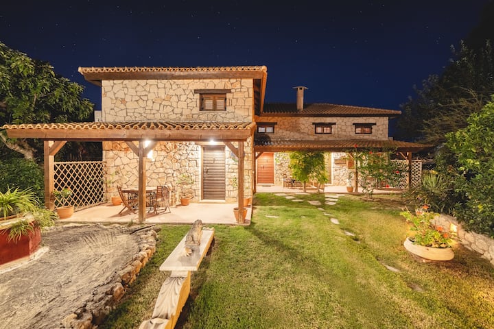 1st Stone Villa Near The Beach! - Kalamaki