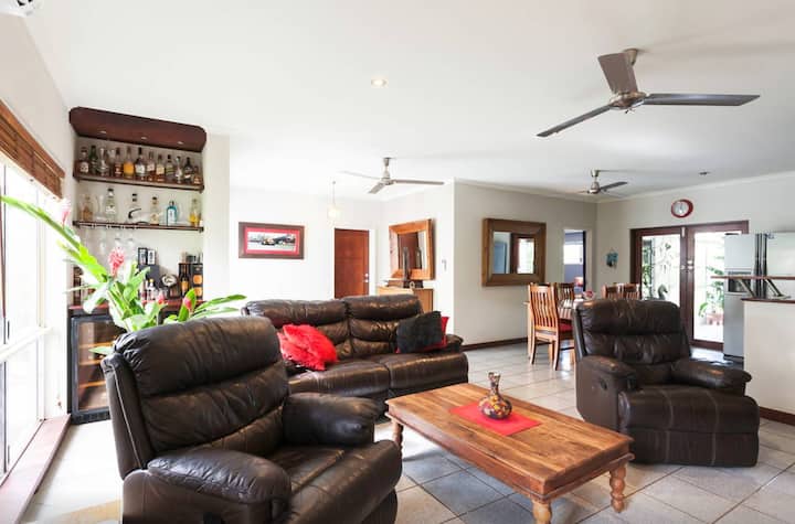 Trinity Beach Qs Bdrm, Ensuite, Patio
Own Entrance - Trinity Beach