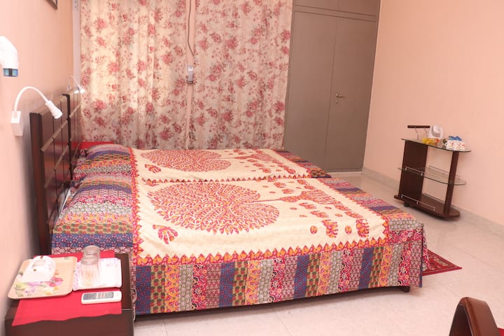 3 Bhk Metro View Private Apartment - Jaipur