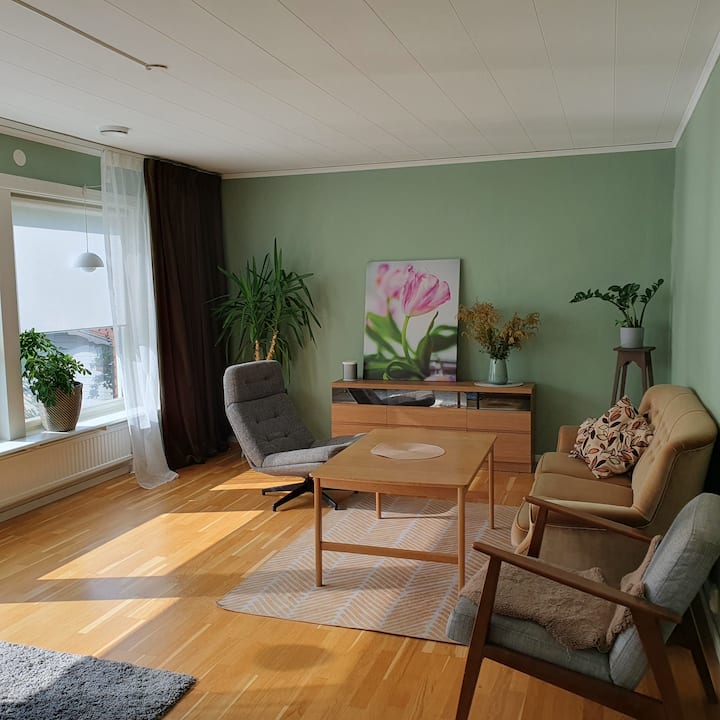 Rum I Villa , Parkering, Bra Kommunikation - Umeå