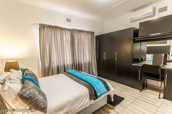 New Beautifully Refurbished Apartment In De Aar. - De Aar