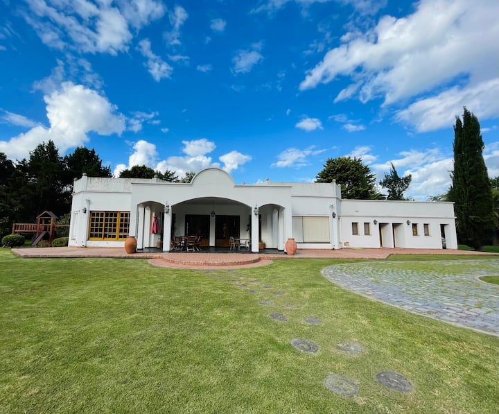 Extensa Quinta Con Casa Principal Y Quincho - San Vicente