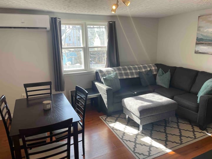 Downtown 2nd Floor Apartment - Charlottetown