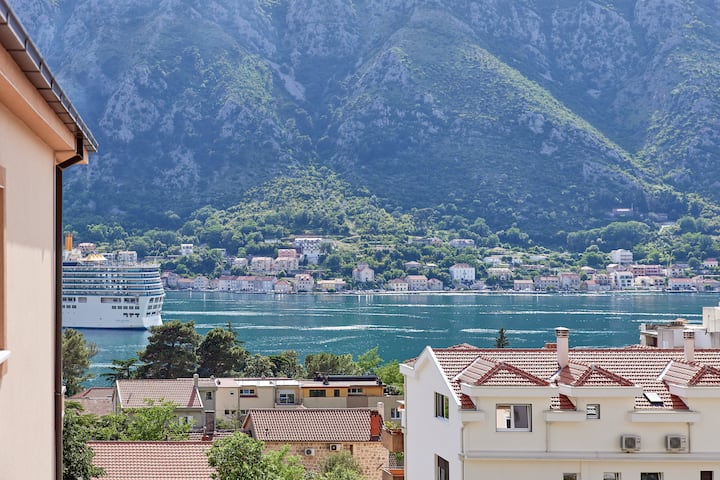 The Bay Retreat Nest. One Bedroom With The View. - Kotor