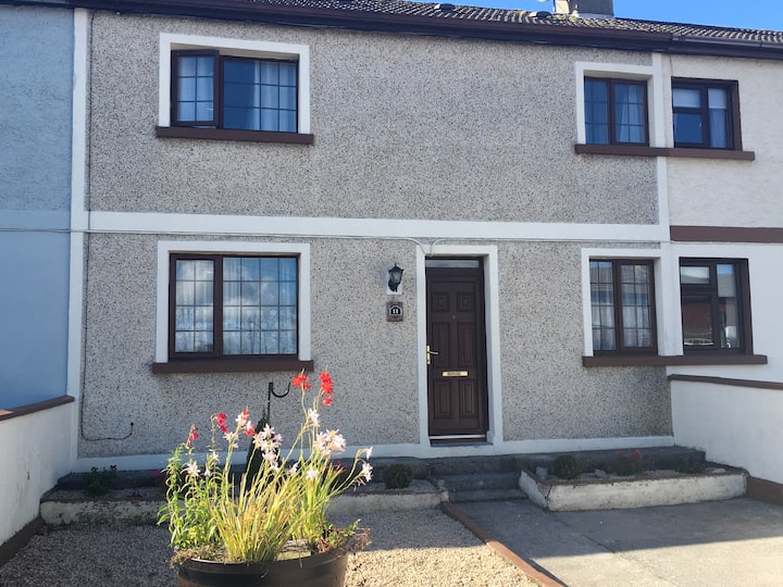 The Claddagh Rose - Galway