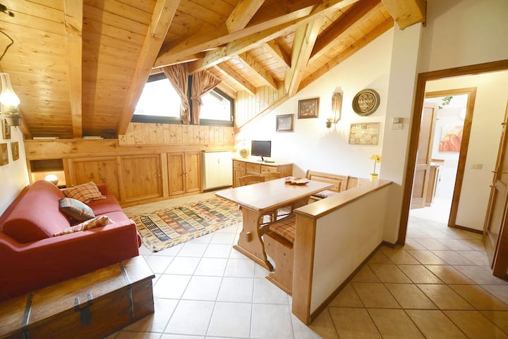 Beatifull Small Attic - Near The Ski Bus Stop - Ponte di Legno