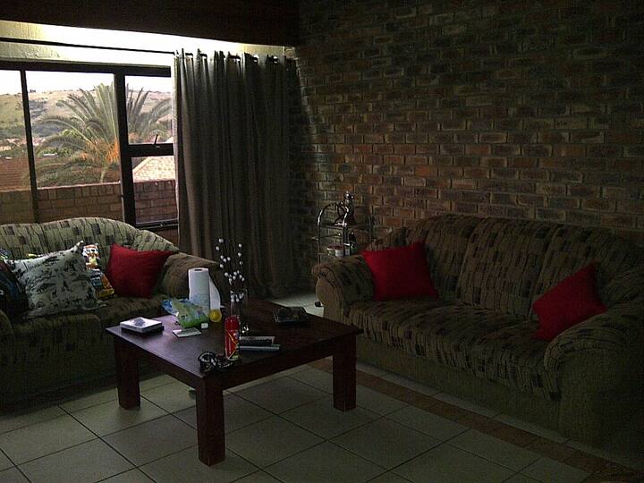 Charming Room For Short To Long-term Stays - Johannesburg South