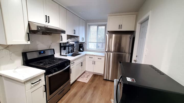 2bd Unit. Center Of East Bay Ca. Monthly Discount - Concord, CA