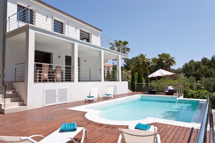 Villa Mimma Is Situated Near Purto Portals Marina. - Palma Nova