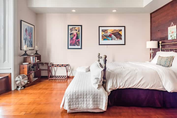 Casa Maya Queen Room With Private Bath In Heart Of Downtown - Fort Bragg, CA