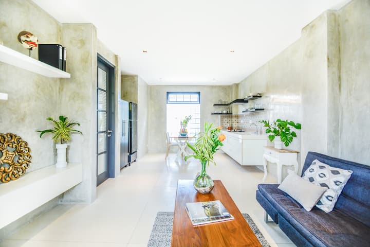 Cozy & Modern 1-bedroom Apartment In Seminyak - Canggu