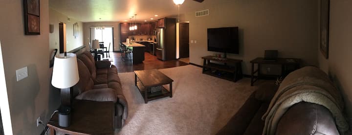 Oshkosh Rental (Minutes From Eaa) - Oshkosh, WI