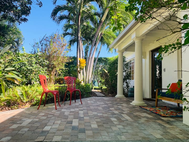 Modern Amenities -Pet Friendly-great Location. - Delray Beach, FL