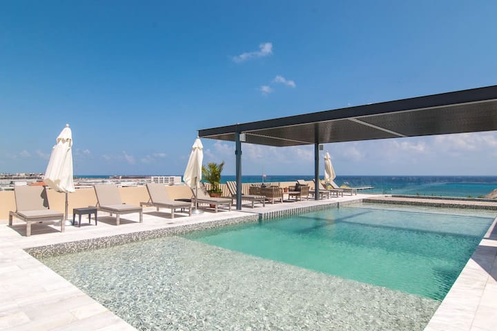 1 Block To Beach, Oceanview Rooftop Pools & Lounge - Playa del Carmen