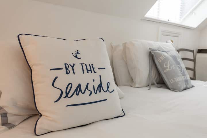 2026! “High St Vibes, Sea Breeze & Forest Walks!” - Lymington