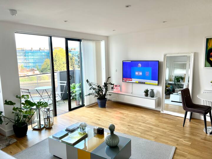 London Bridge / Tower Bridge - Bright Cozy Flat - London