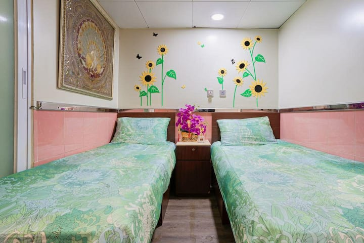 [2] Double Room In Kowloon - Tsim Sha Tsui