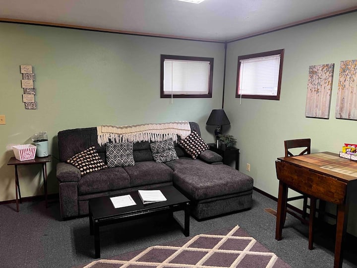 Bench Executive Suite - Perfect For The Traveller! - Billings, MT