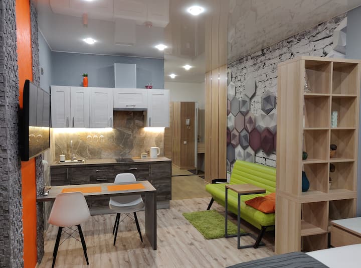 Белый Клевер студия с балконом Clever Park - Yekaterinburg