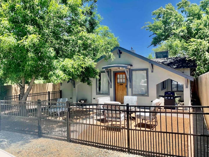 The Virginia Blue: Walk To Downtown Prescott - Prescott, AZ