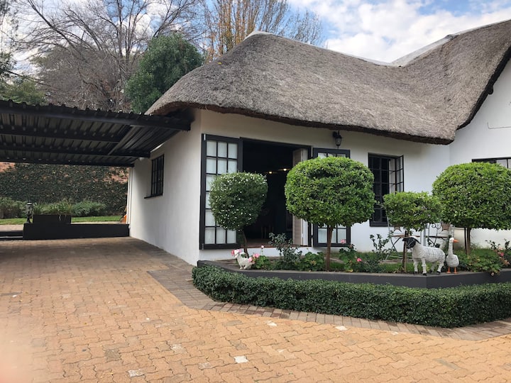 Sentinel Cottage Is A Home Away From Home. - Johannesburg