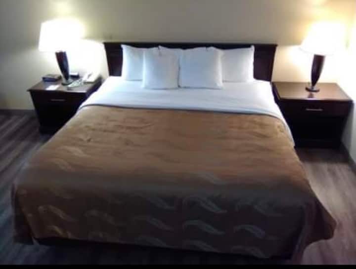 Standard Room, 1 King Bed, Non Smoking & No Pets - Florence, OR