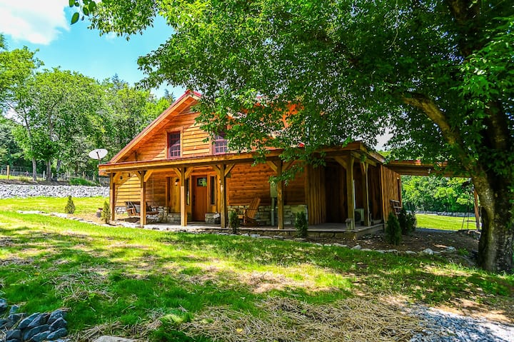 Turkey Creek | Cozy Cabin Near Jack Daniels & More - Lynchburg, TN