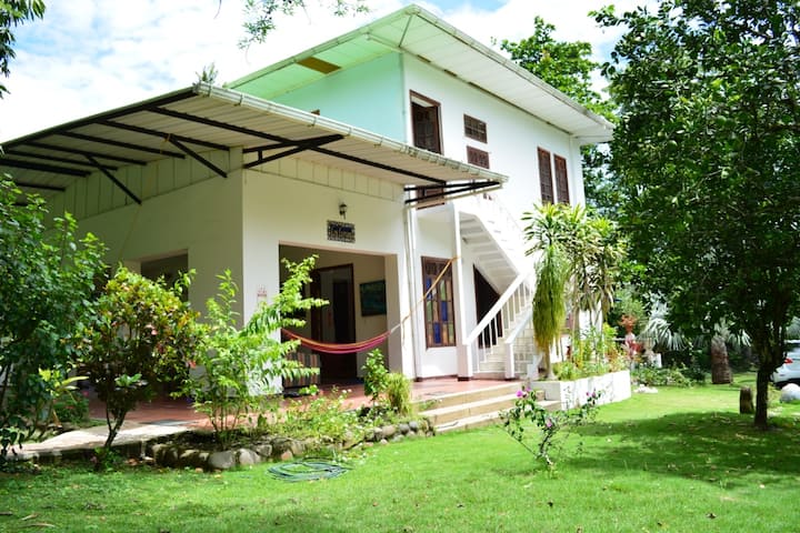 Los Lirios Country House - Cachipay