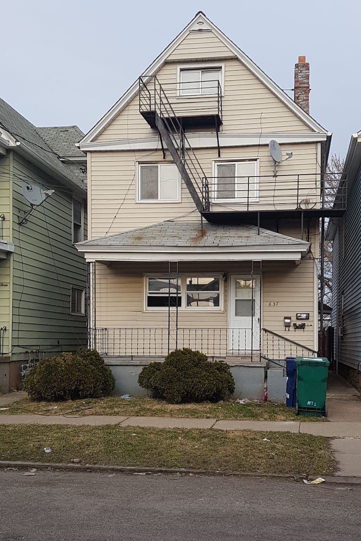 Cozy 1 Bdrm Top-floor Unit In Niagara Falls Ny Usa - Niagara Falls, NY