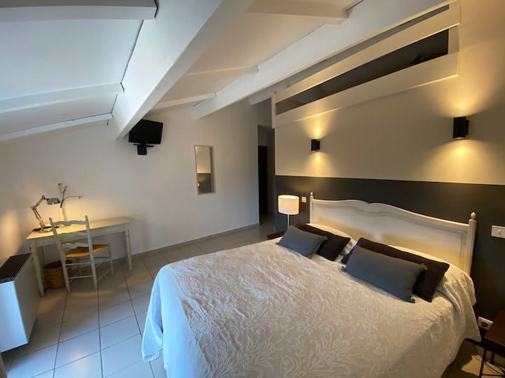 Chambre Double Baignoire Balnéo /Vue Sur La Vallée - Largentière