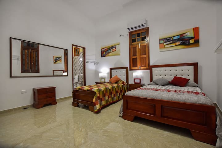 Casa Monserrate 2do Piso - Havana