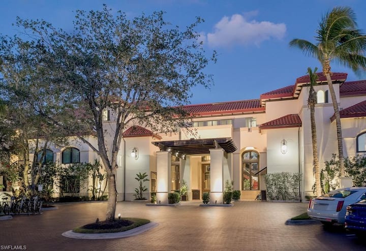 Luxury Bellasera Resort 3 Bd Vip Condo With Pool - Naples
