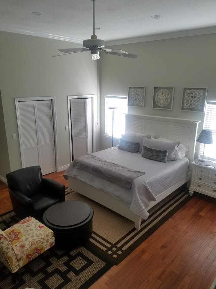 Private Hideaway - Tallahassee, FL