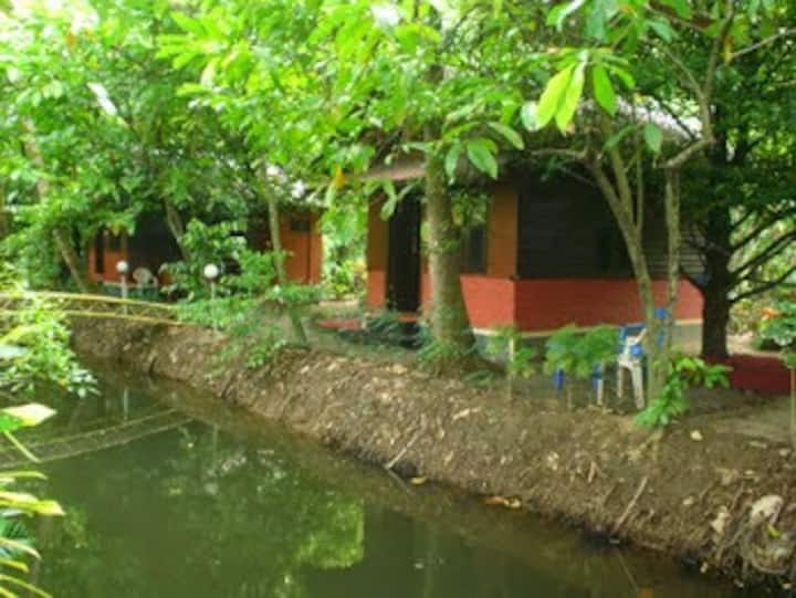 Lake View Cottages - Kumarakom