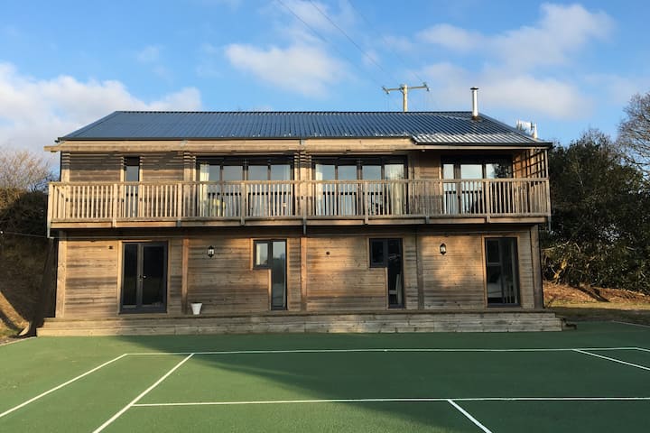 Spacious Modern Property On The Edge Of Dartmoor - Devon