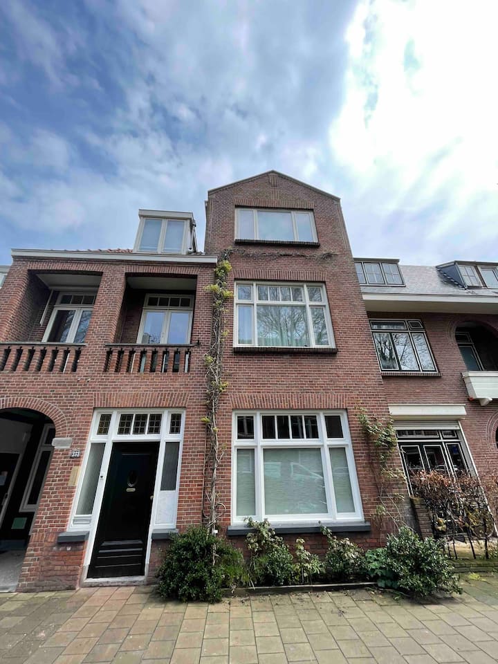 Mooi Familiehuis (+Tuin) Aan Zee
Centraal Locatie - The Hague
