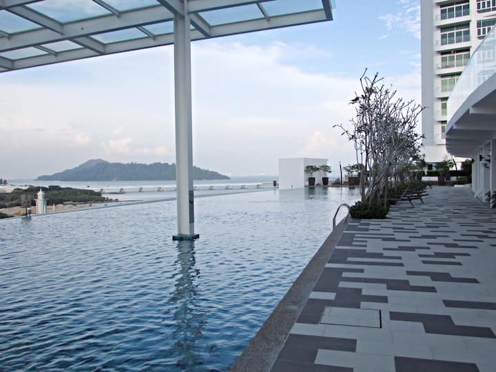 D Paradise 1 @ Oceanfront Near Penang Ftz - Penang