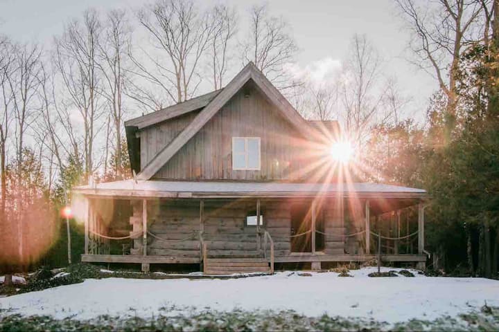 Cozy Log Cabin - Sauble Beach