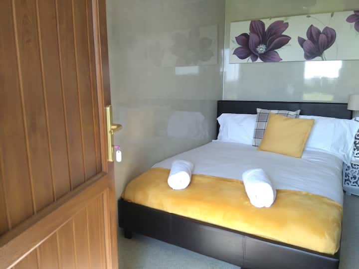 Paddock View Room 8 - Rhossili