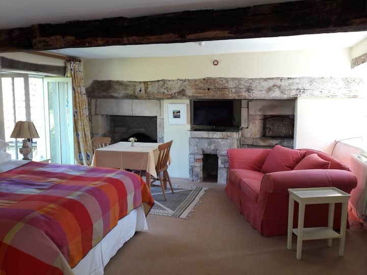Henley Farmhouse Studio - Castle Combe