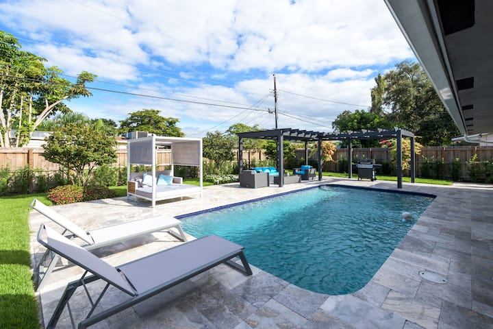 The Cozy Cottage - Pembroke Pines