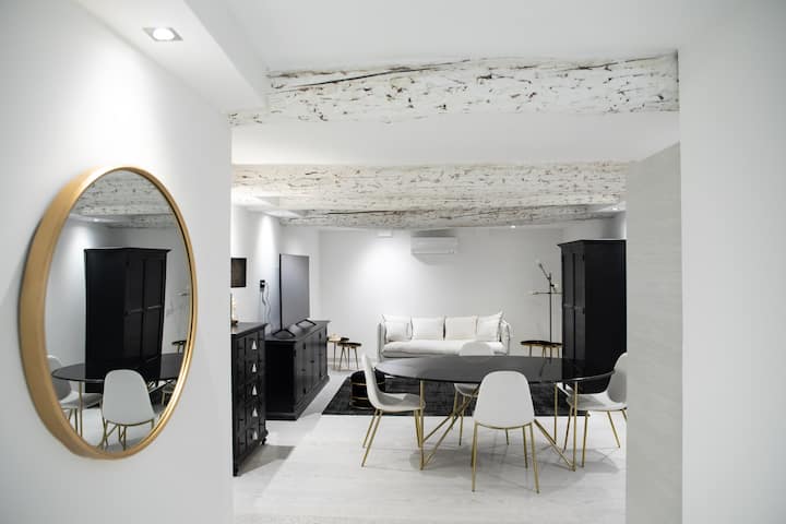 Superbe Studio Au Couer De La Ville - Saint-Tropez