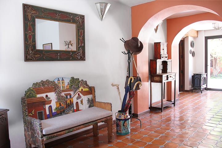 Casa Allamanda Y Jardín (7 Recamaras, 7.5 Baños) - San Miguel de Allende
