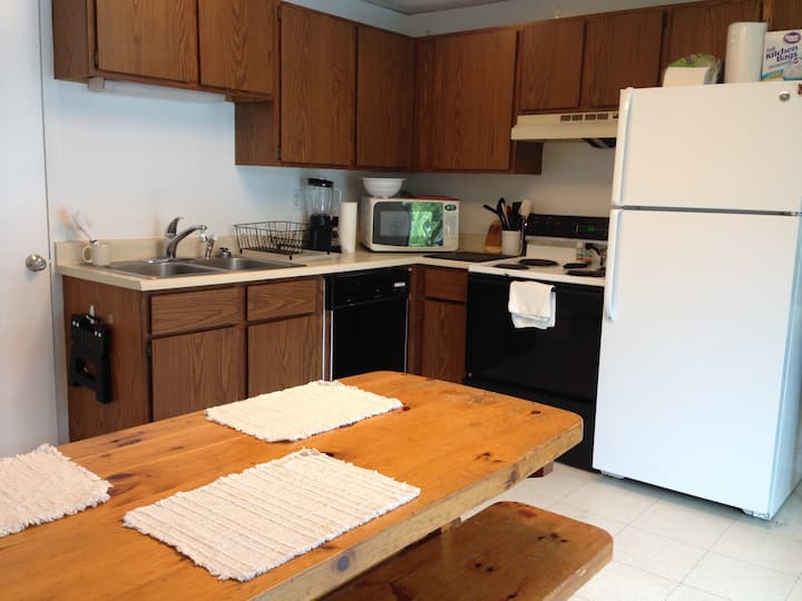 A Private Room Great For Nurses/professionals, Etc - Manchester, NH