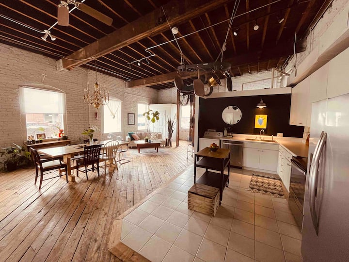 Rustic Loft In The Winston Salem Arts District - Winston-Salem, NC