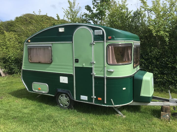 "Granny Smith" Caravane Seventies à La Ferme - Centrale EDF