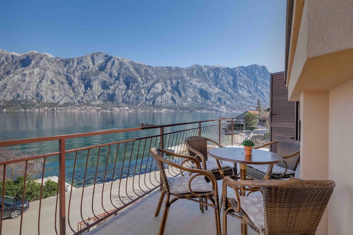 Pajovic Apartment On The Coast - Montenegro