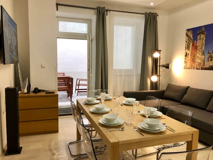 Fashion Fun 1-bedroom, 1.5-bathrooms (Old Town) - プラハ
