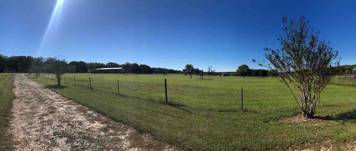 Peaceful Ranch House In Elgin - Elgin, TX